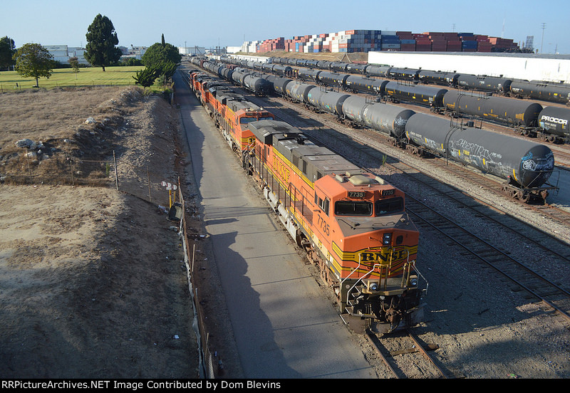 BNSF 7735